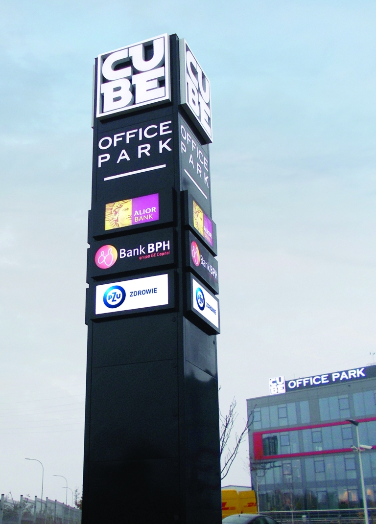 Totemy reklamowe – Totem reklamowy zewnętrzny, cena, producent | GRAFFICO
